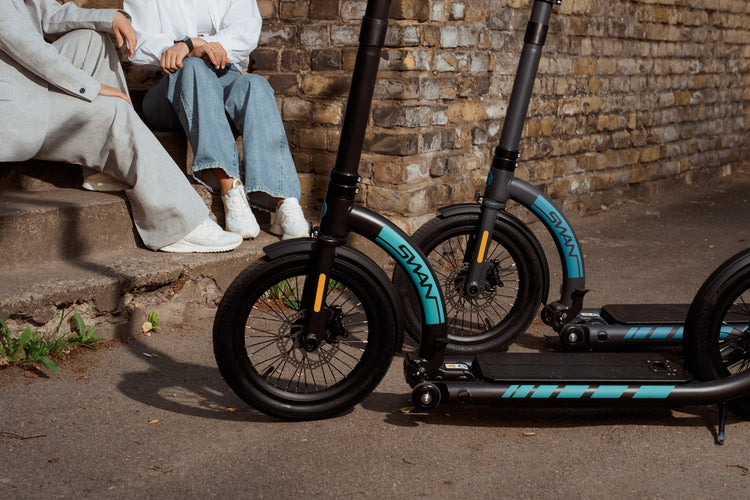 SWAN | Folding e-scooter with big wheels