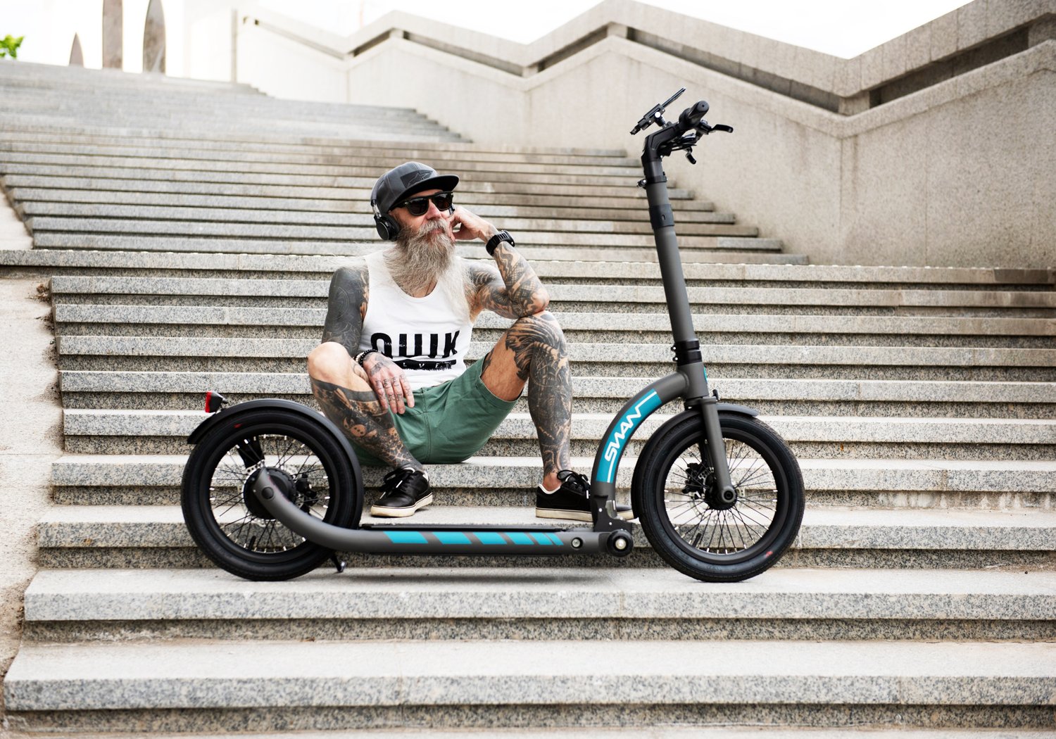 SWAN | Folding e-scooter with big wheels